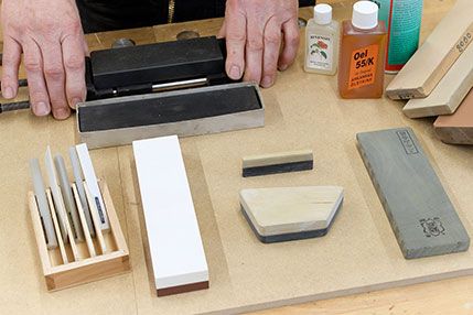 Oil stones vs. water stones